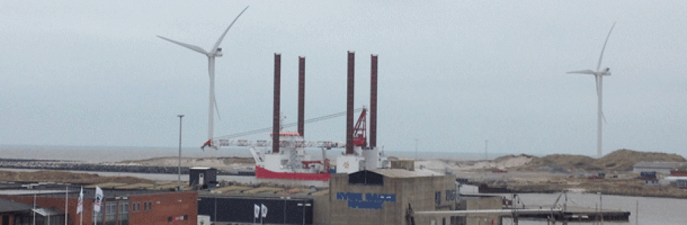 Wind Server lægger til i Hvide Sande