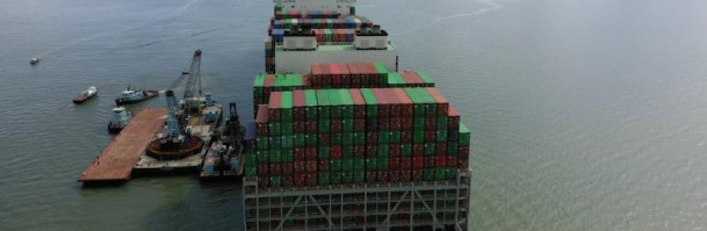 Ever Forward slap uskadt fra grundstødning