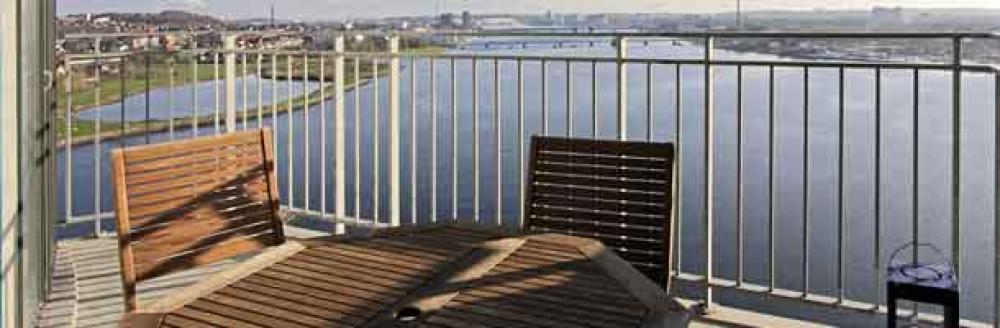 Ny fiskebro indviet i Lindholm Strandpark