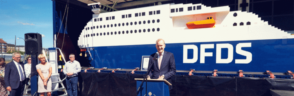 Verdens største LEGO-skib navngivet