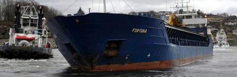 Fragtskib på grund i Smålandsfarvandet