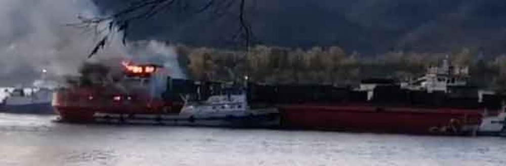 Russisk fragtskib i brand