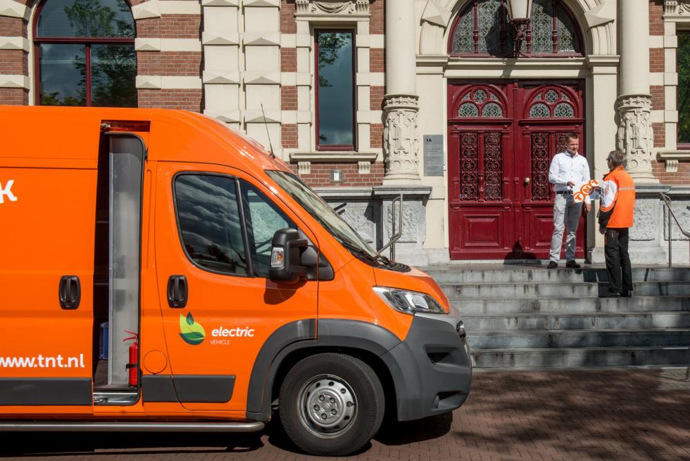 TNT afprøver elbiler til logistikopgaver