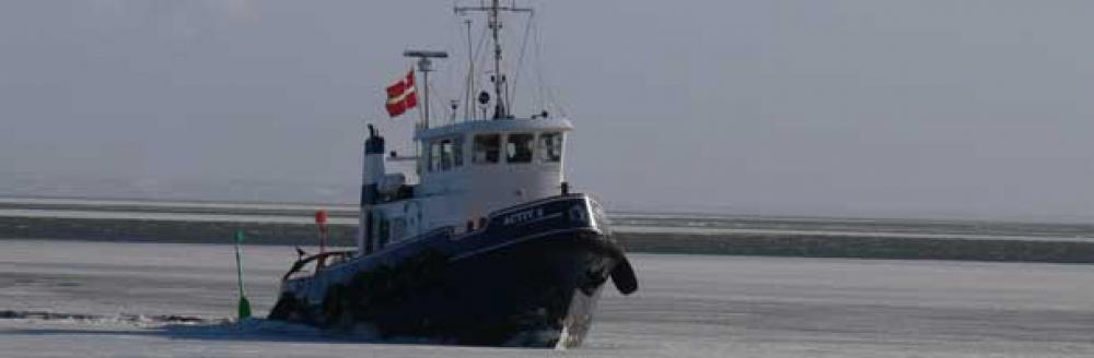 Fragtskib sad fast i pakis i Limfjorden