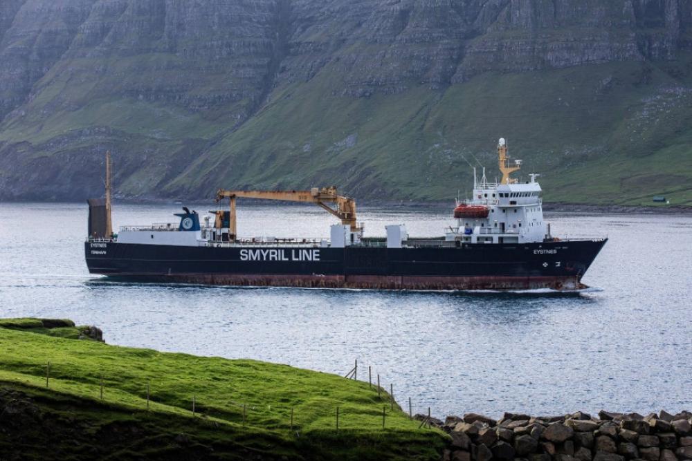 Smyril Line sælger to fragtskibe