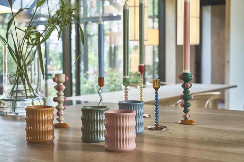 Unika muggar i stengods från Villa Styles