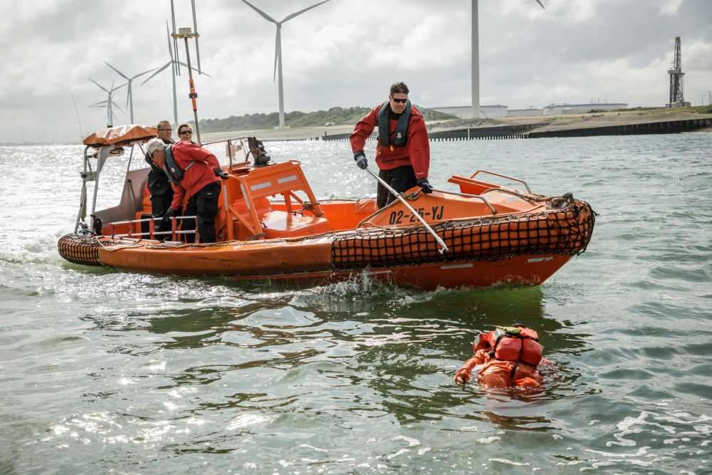STCW - Proficiency in Survival Craft and Rescue Boats other than Fast ...