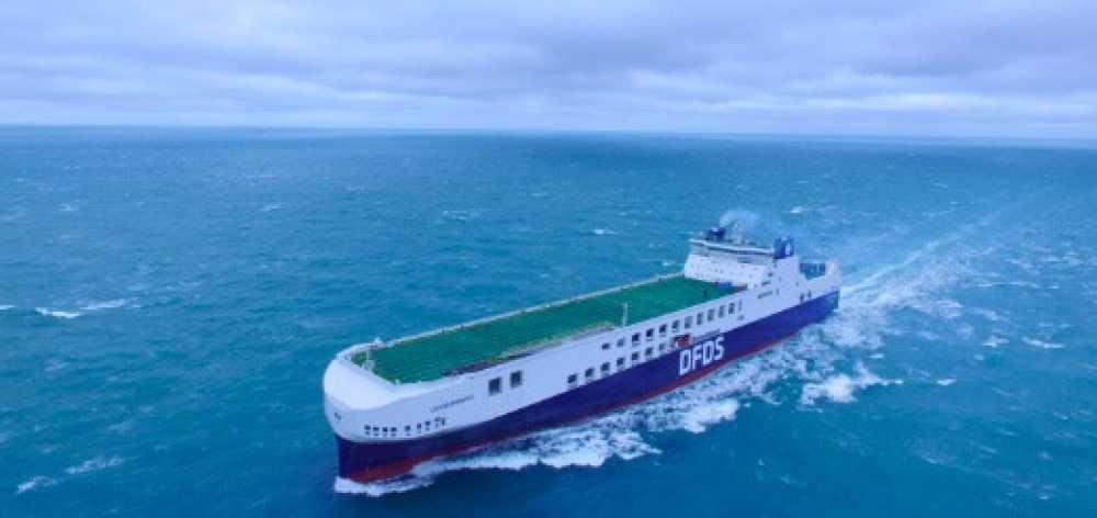 Våben omlastet til andet DFDS-skib