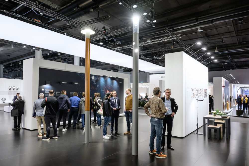 "Explore tomorrow" med lys og arkitektur