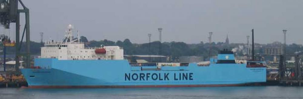 Norfolkline skærer ned og fyrer