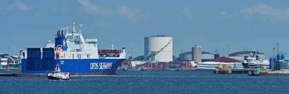 Storm: DFDS skib rammer kajen i Esbjerg