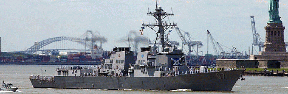 USS Mason besvarer missilangreb