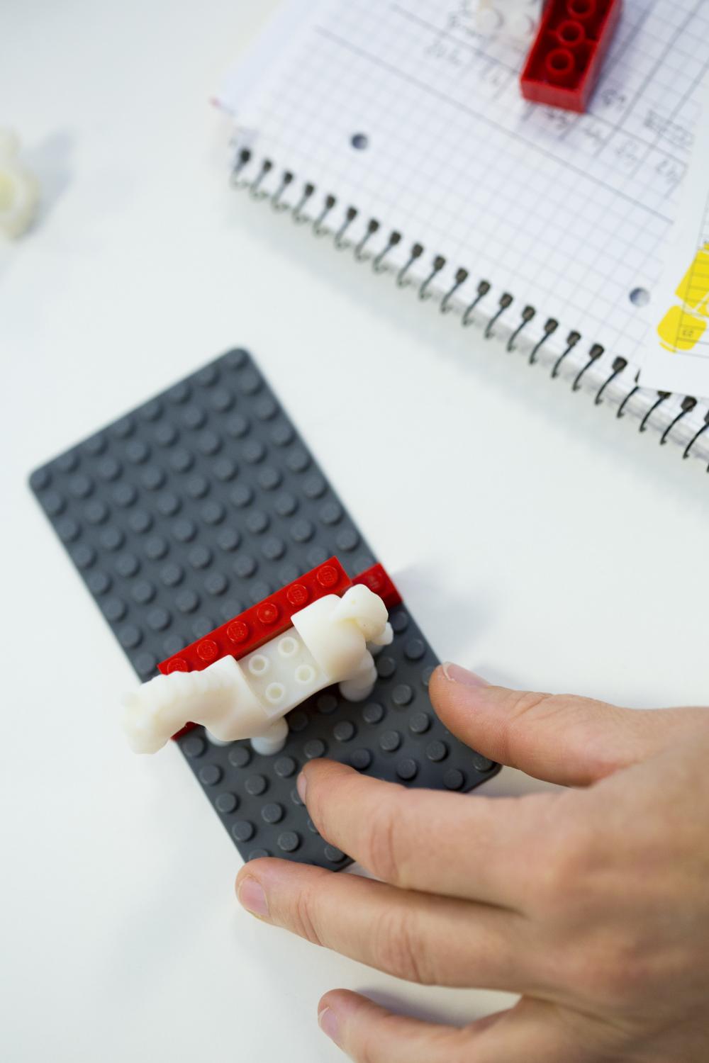 Lego lukker pakkeri i Billund